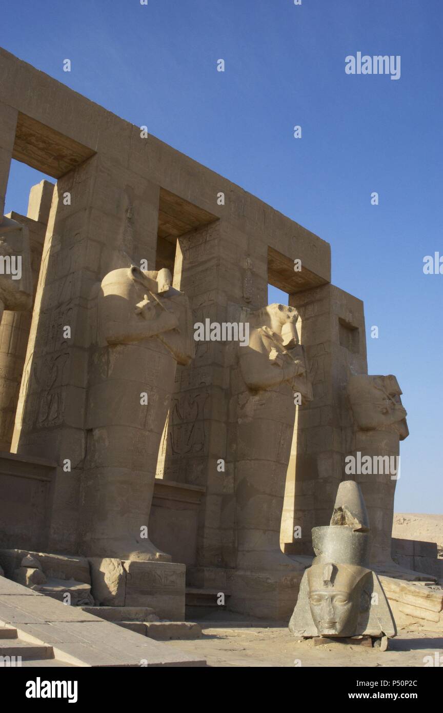 Statue de ramses ii hi-res stock photography and images - Alamy