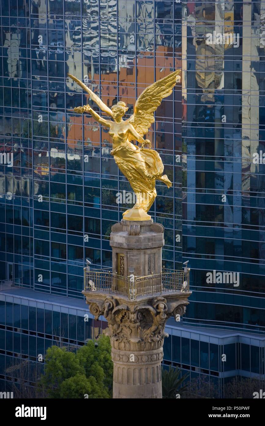 ESTATUA DE LA VICTORIA ALADA, conocida como "EL ANGEL", que corona el ...