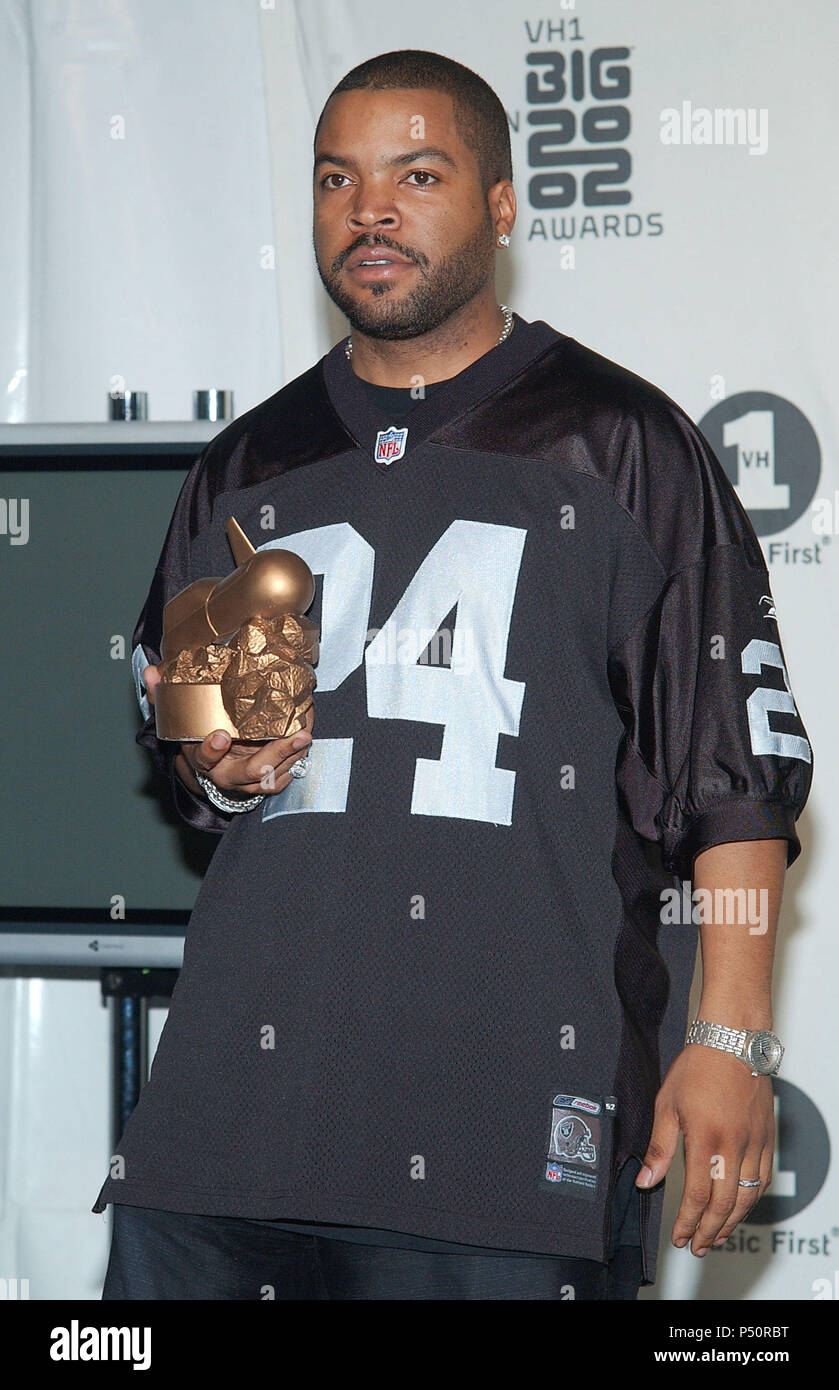 Ice Cube backstage at the VH1 Big In 2002 Awards at the Grand Olympic ...