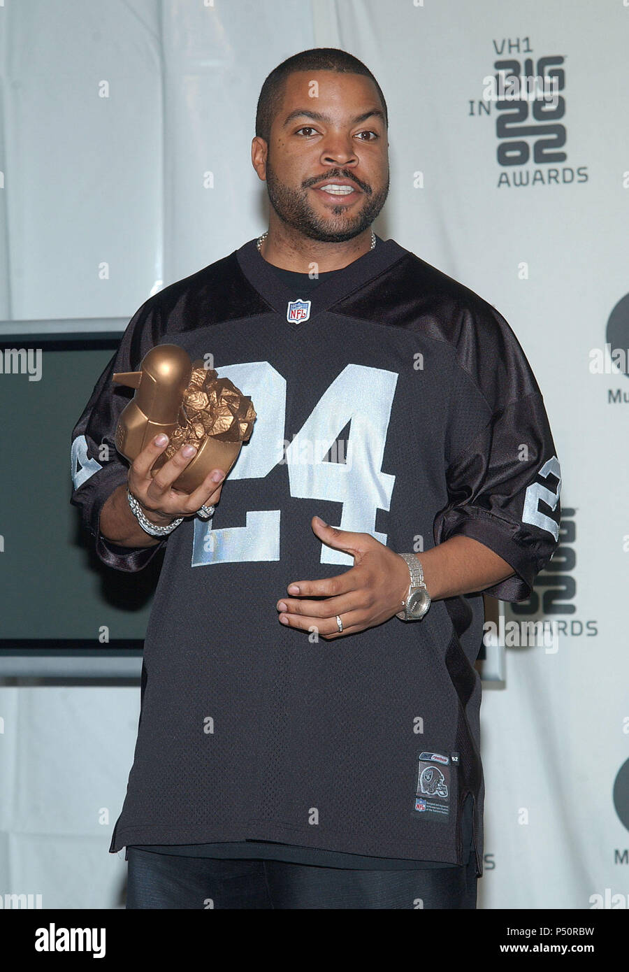 Ice Cube backstage at the VH1 Big In 2002 Awards at the Grand Olympic ...