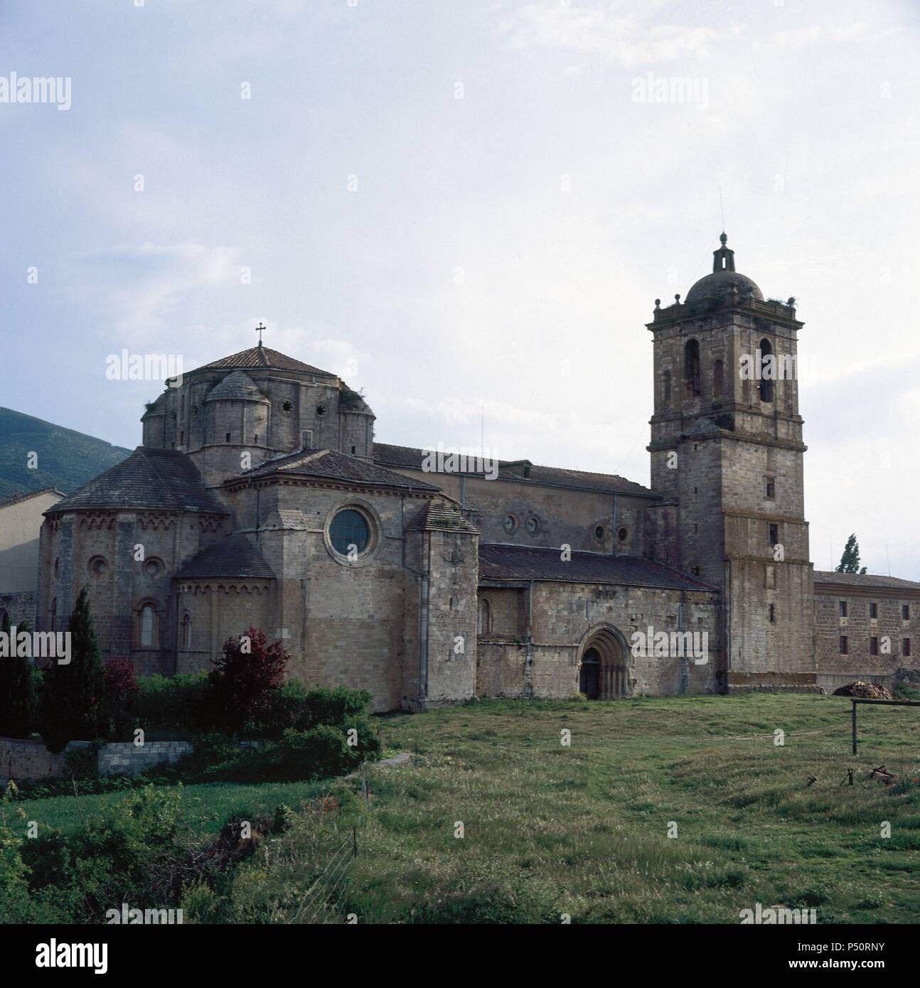 Romanesque apse monastery irache hi-res stock photography and images ...