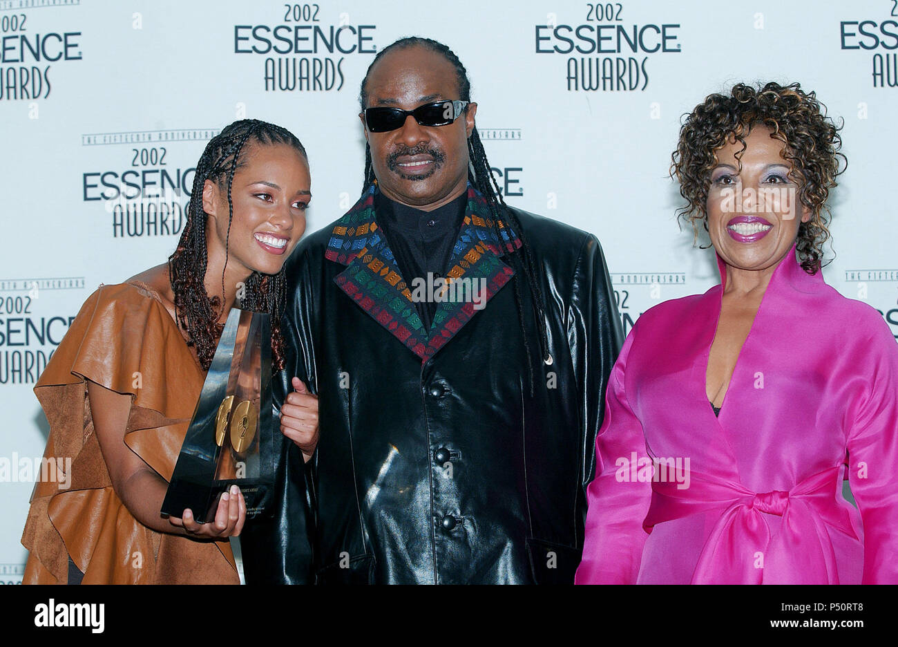 Alicia Keys, Stewie Wonder and Roberta Flack backstage at the 15th ...