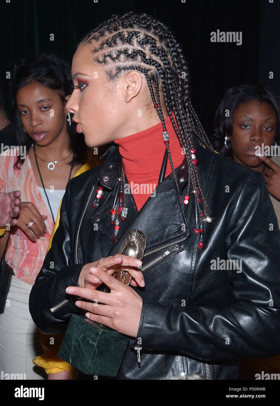 Alicia Keys - one more award - backstage at the 16th Annual Soul Train ...