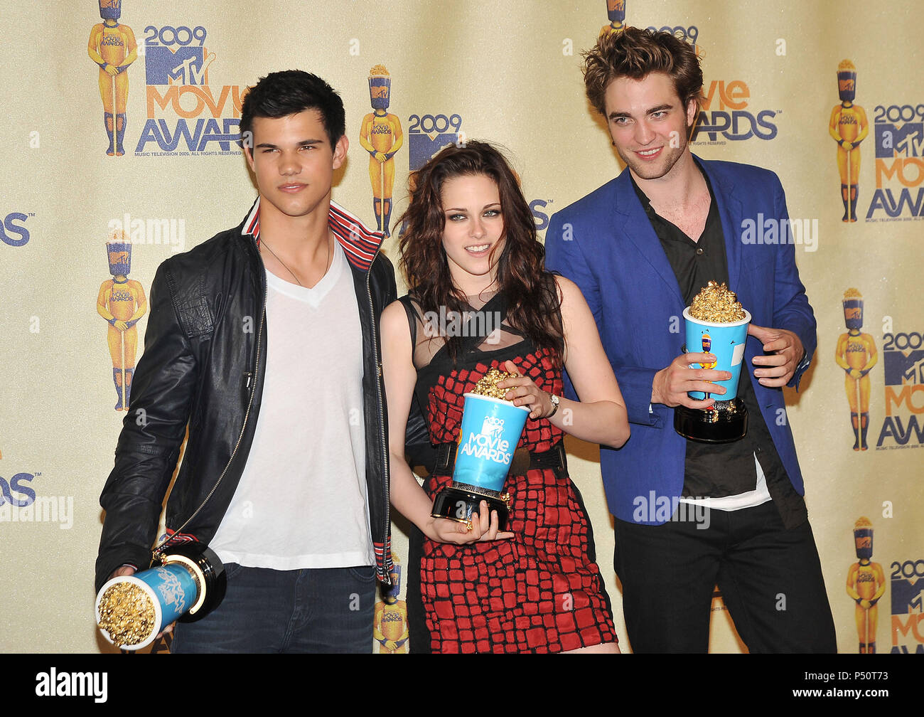 Kristen Stewart - MTV Movie Awards at the Universal Studio Amphitheatre ...