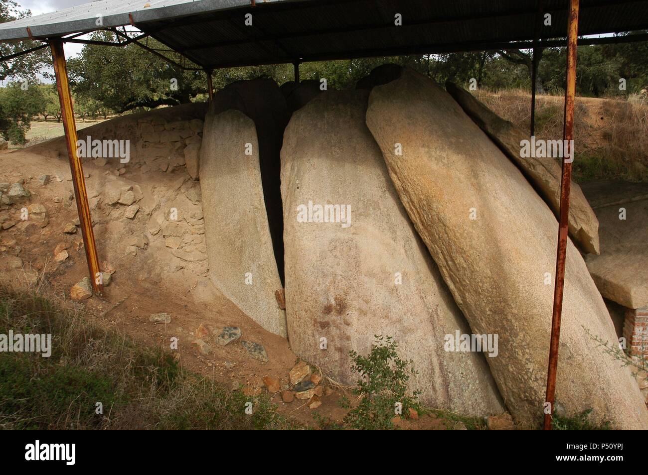 Anta Grande do Zambujeiro. Megalithic monument. 4000-35000 BC. Nossa ...