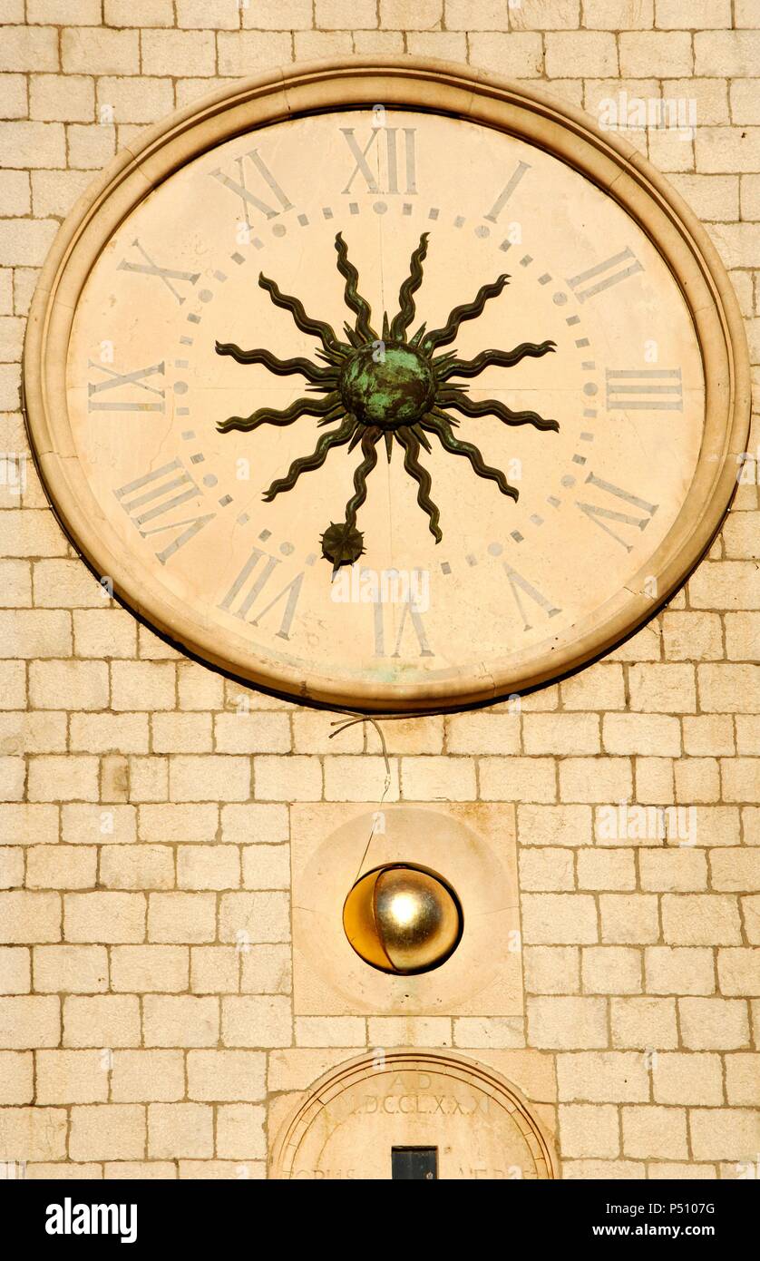 Rounded clock tower hi-res stock photography and images - Alamy