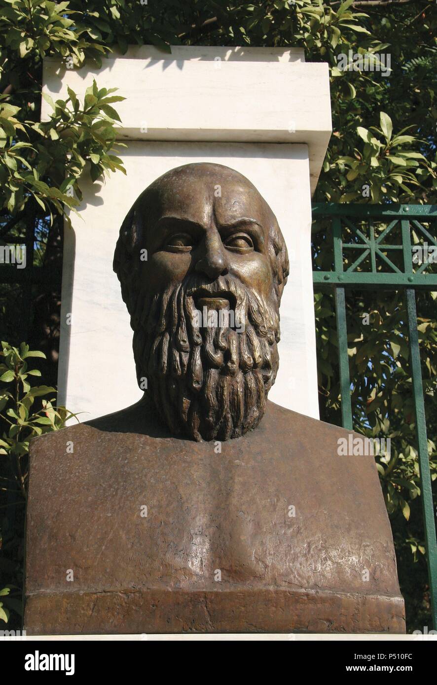 Tragedy tragedies tragedian tragic hi-res stock photography and images ...