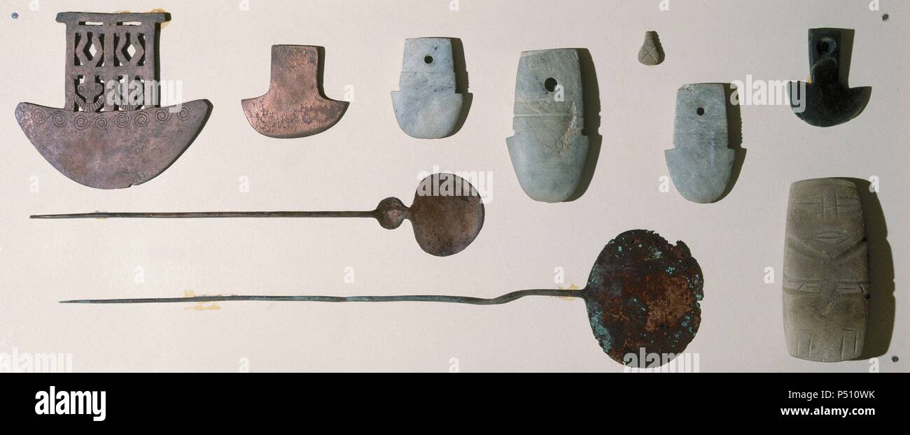 ARTE PRECOLOMBINO. INCA. Distintos utensilios: HACHAS DE PIEDRA Y METAL ...