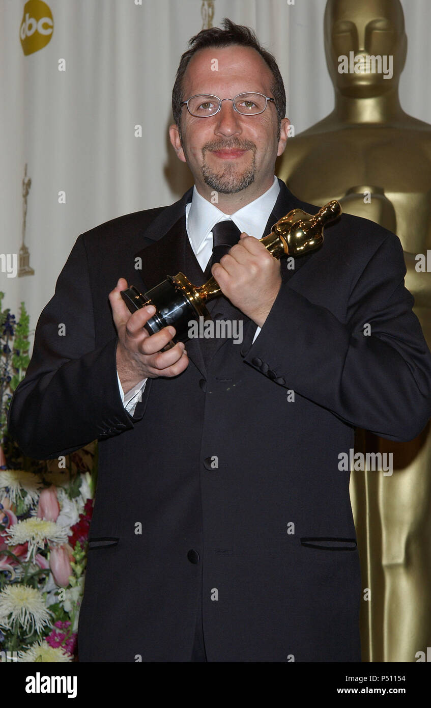 Aron Warner with Oscar for best animated feature for "Shrek," in the ...