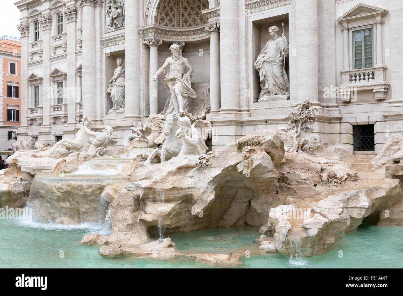 Side view of the neptune fountain hi-res stock photography and images ...