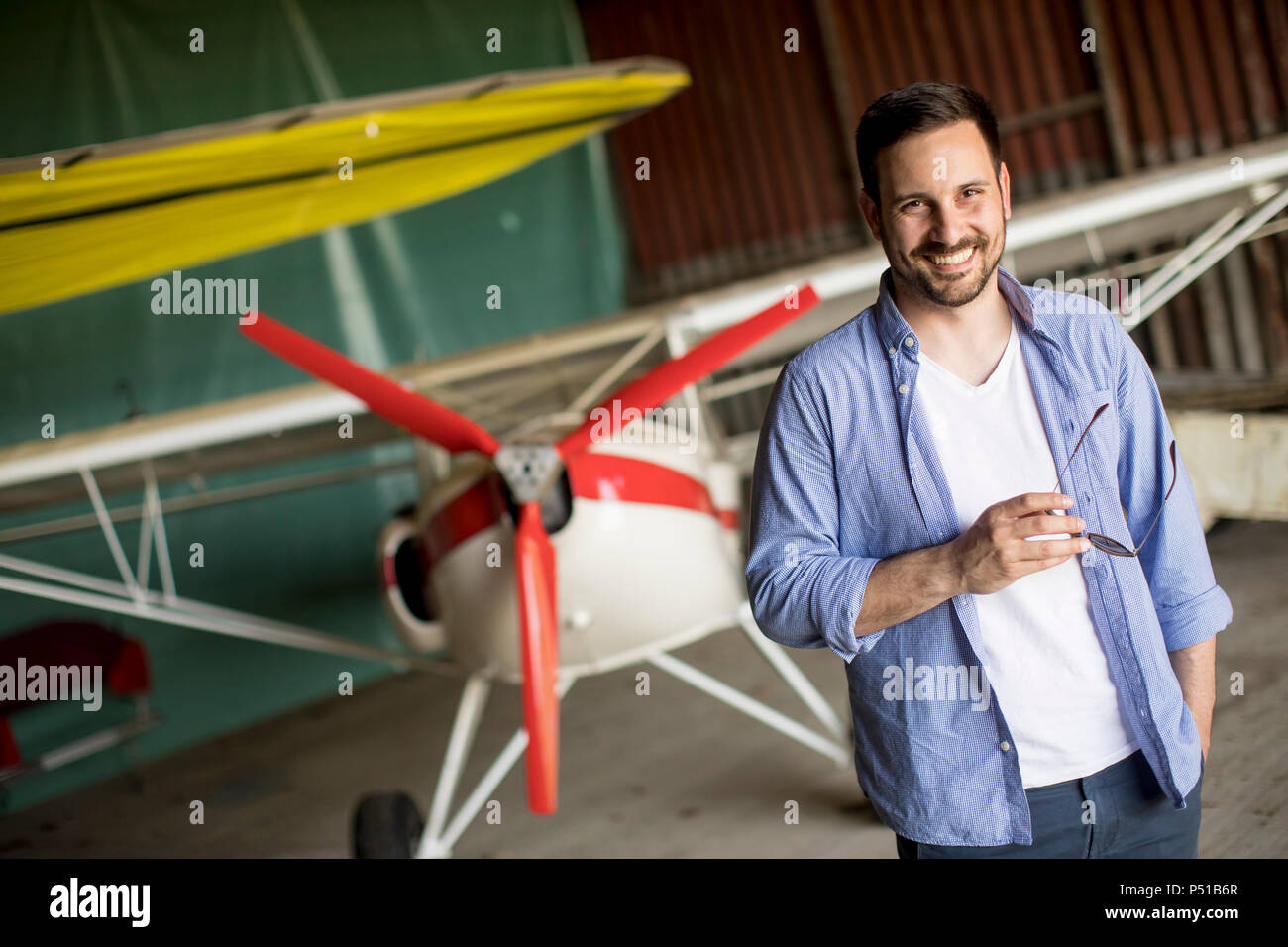 People plane captain hi-res stock photography and images - Alamy