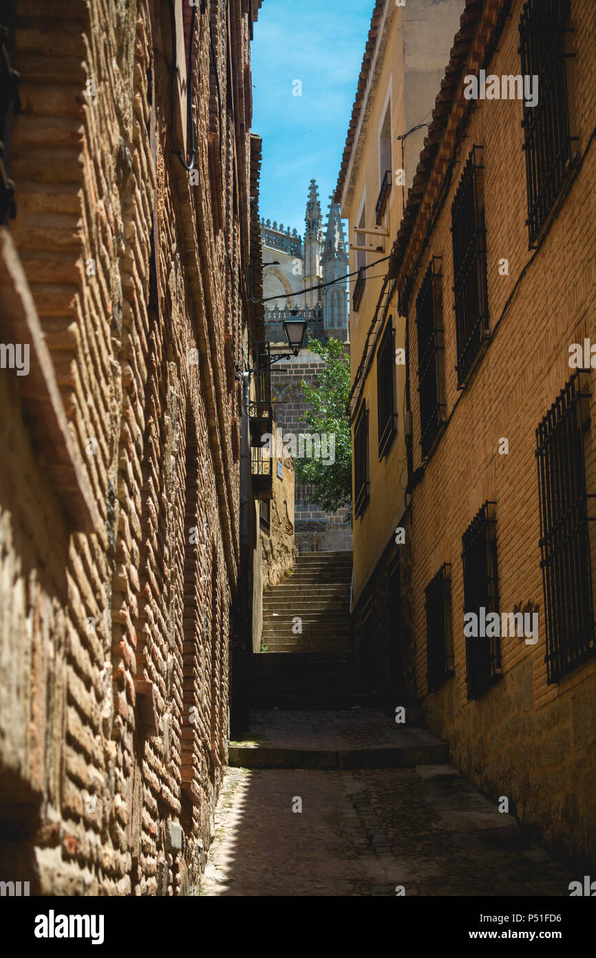 Narrow streets of toledo spain hi-res stock photography and images - Alamy