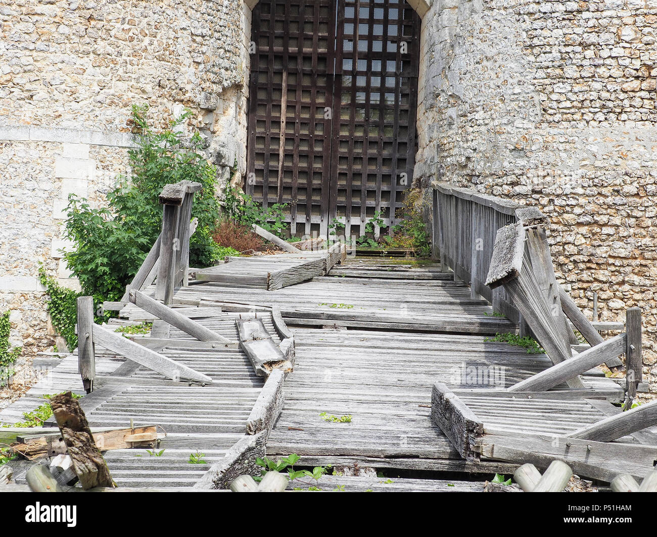 Broken platform wooden hi-res stock photography and images - Alamy