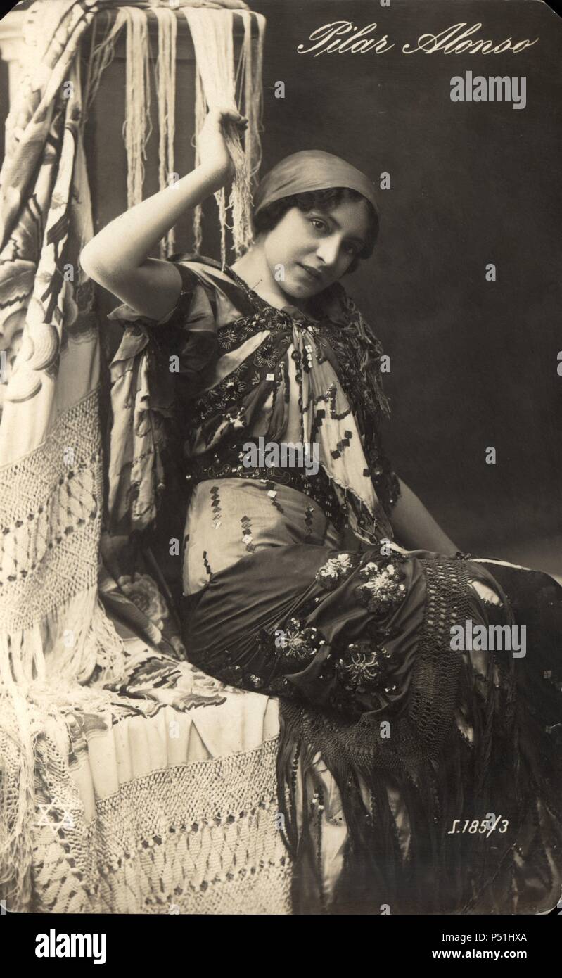 Pilar Alonso (Mahón, 1897-Madrid, 1980). Cupletista menorquina. Figura ...