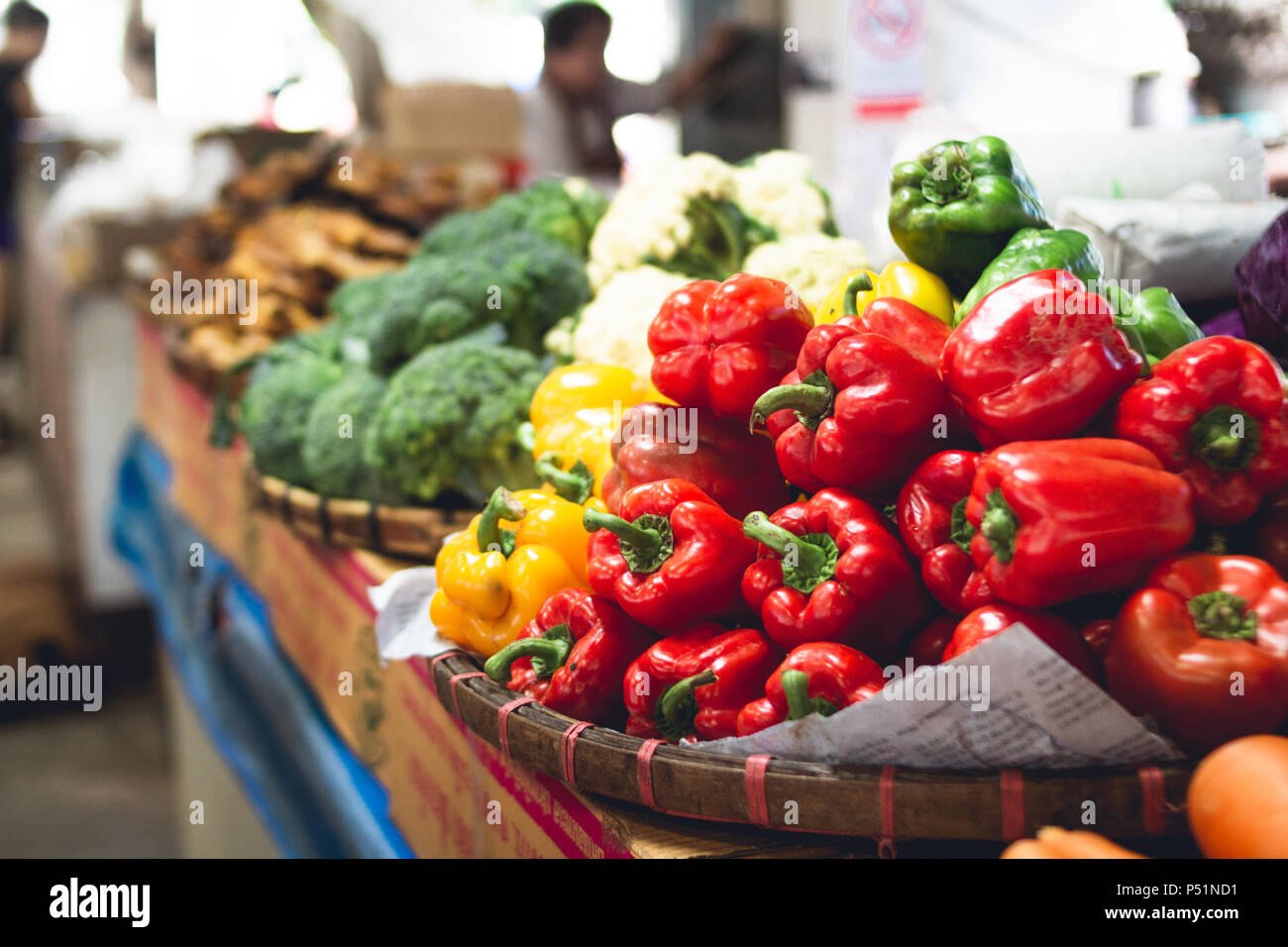 Broccoli in the vegetable market In Asia Stock Photo - Alamy