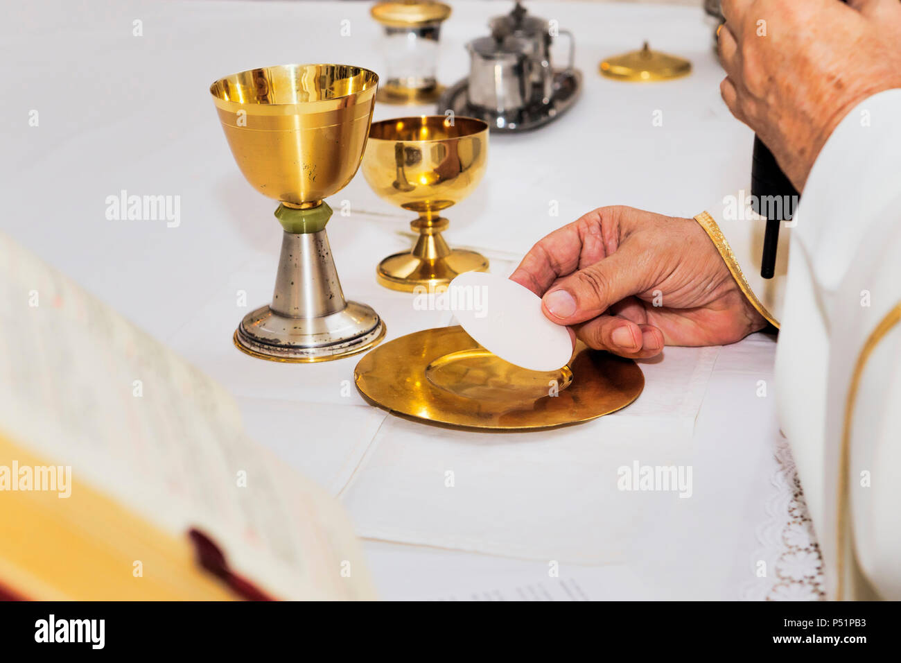 Chalice And Host High Resolution Stock Photography and Images - Alamy