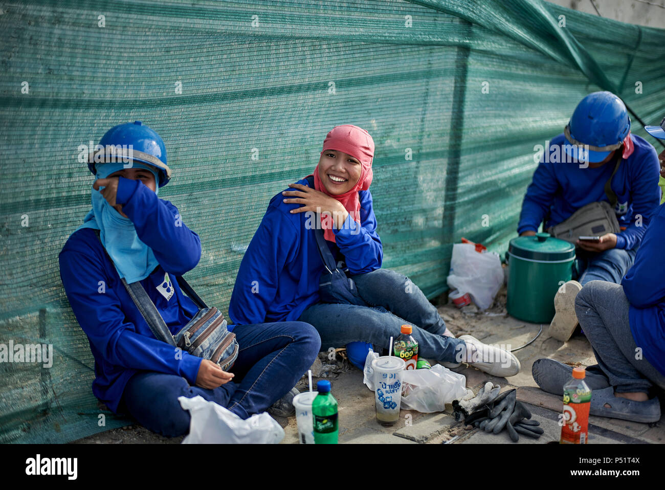 Female asian construction worker hi-res stock photography and images ...