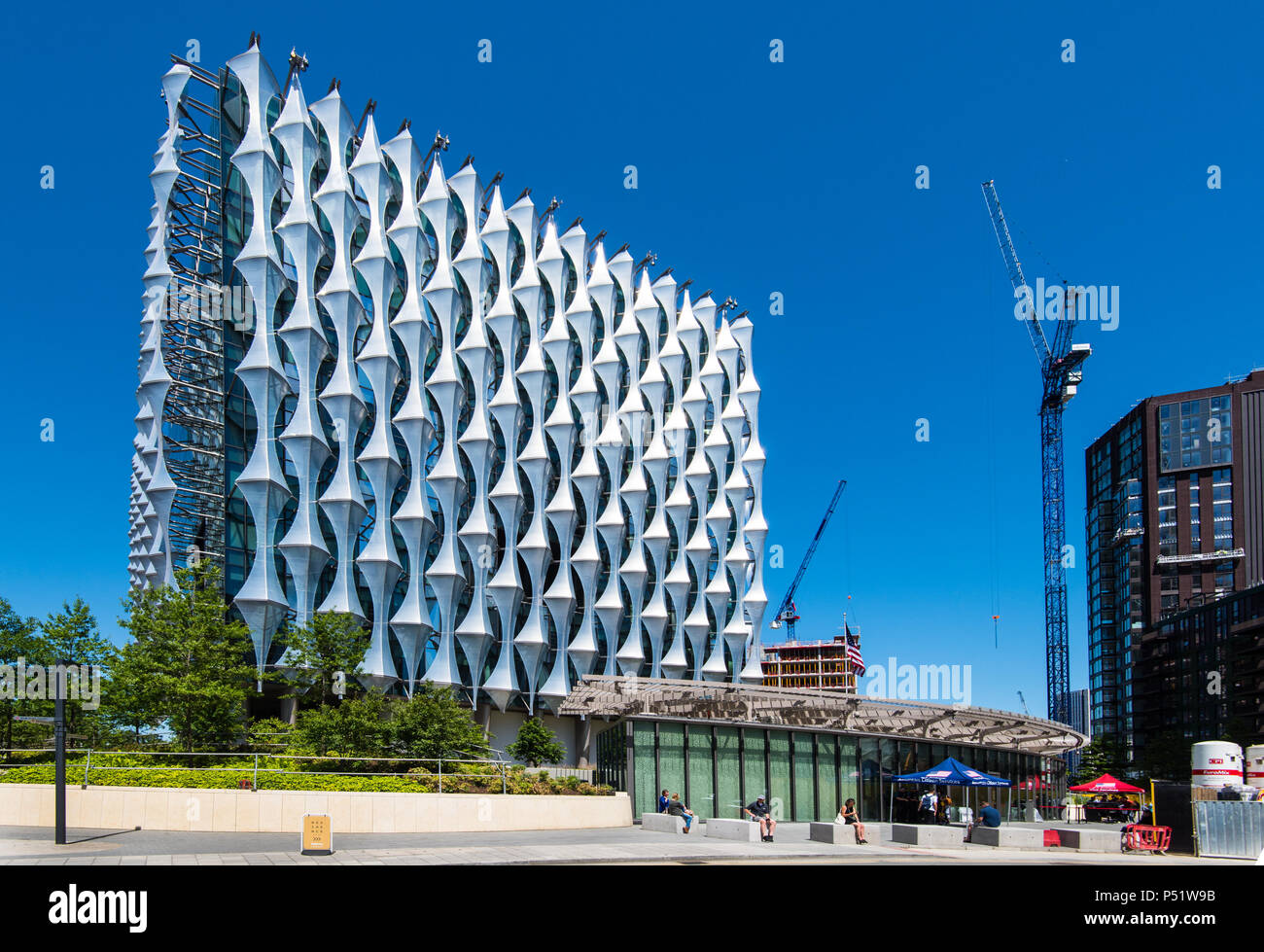 LONDON, UK - 18JUN2018: The newly opened US Embassy in Nine Elms ...