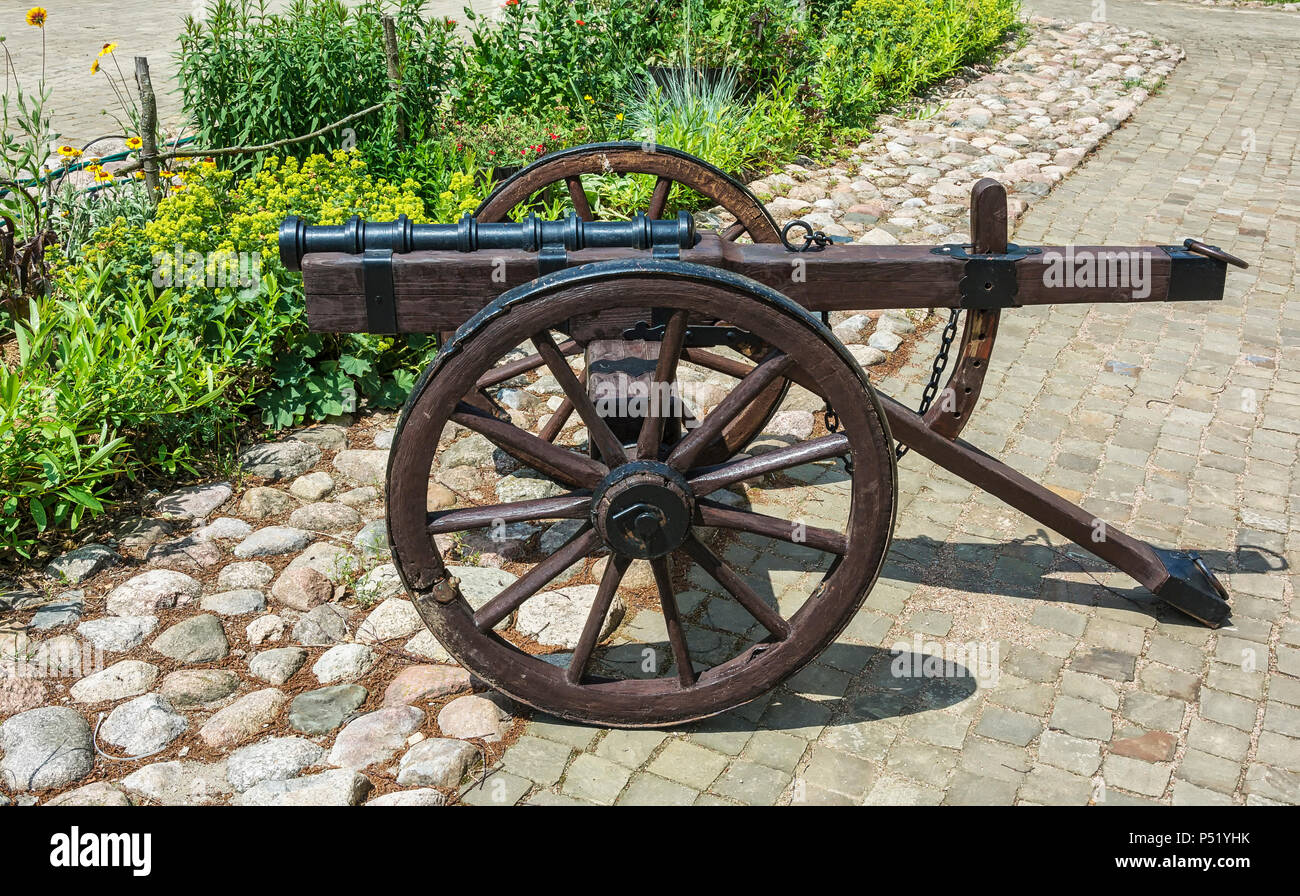 Gun carriage wheel hi-res stock photography and images - Alamy