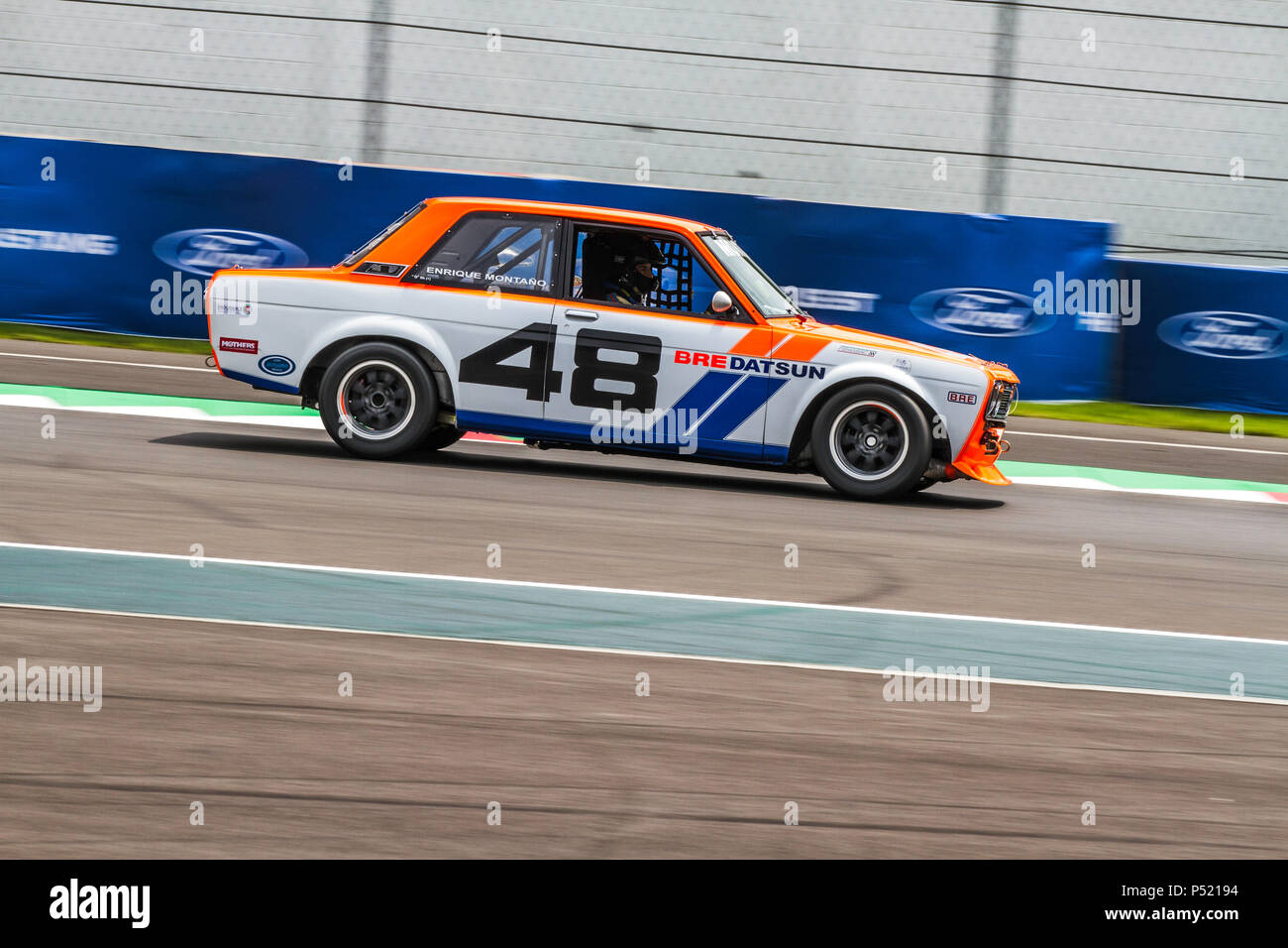 Datsun Bluebird Race