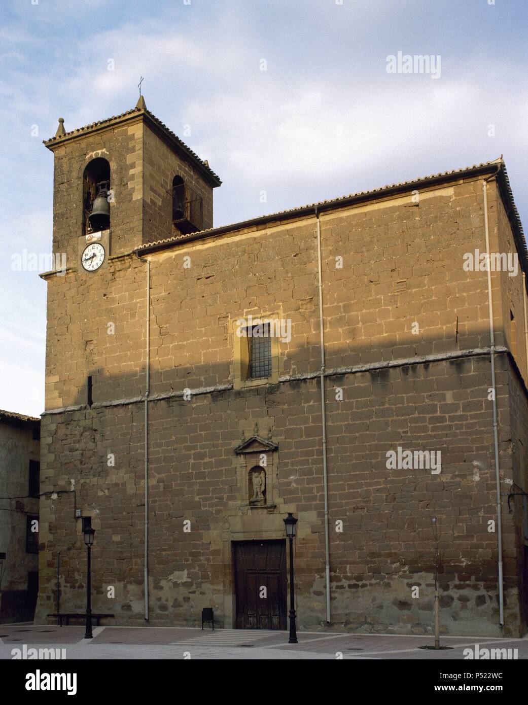 LA RIOJA. TRICIO. Vista de la fachada principal de la IGLESIA DE SAN ...