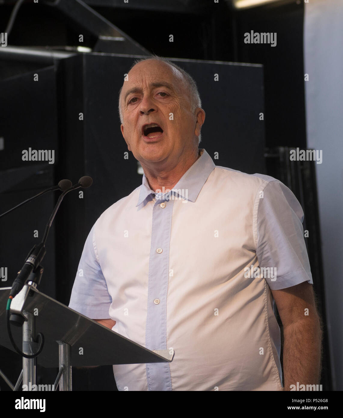 Tony robinson actor hi-res stock photography and images - Alamy