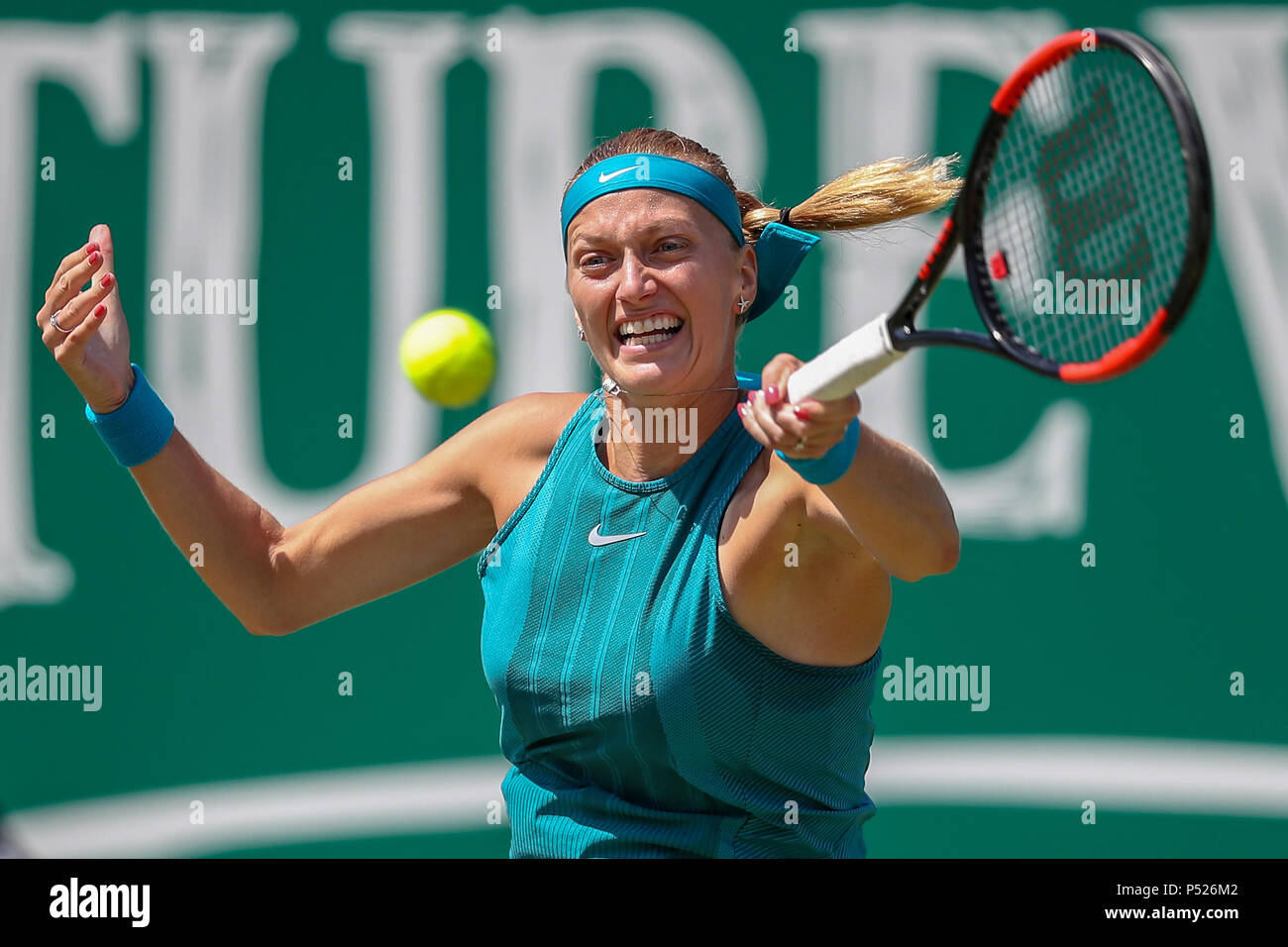 High forehand volley hi-res stock photography and images - Alamy