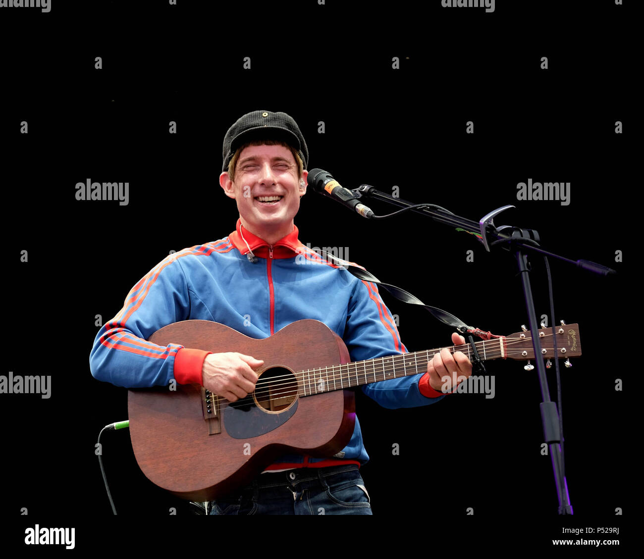 Gerry cinnamon performing live hi-res stock photography and images - Alamy