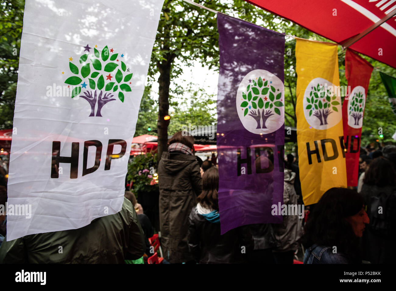 Hdp flags hi-res stock photography and images - Alamy
