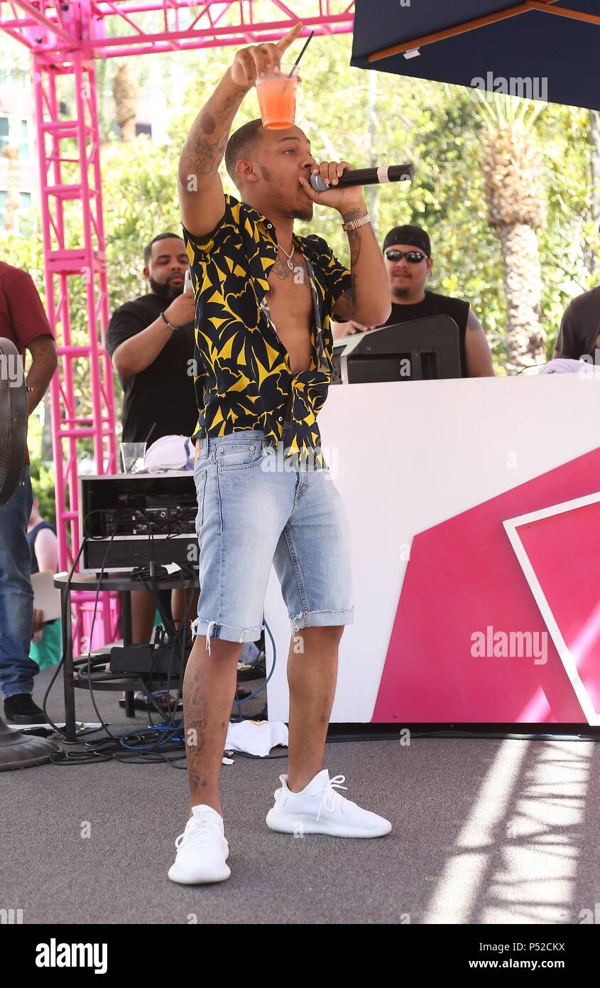 Bow wow concert hi-res stock photography and images - Alamy