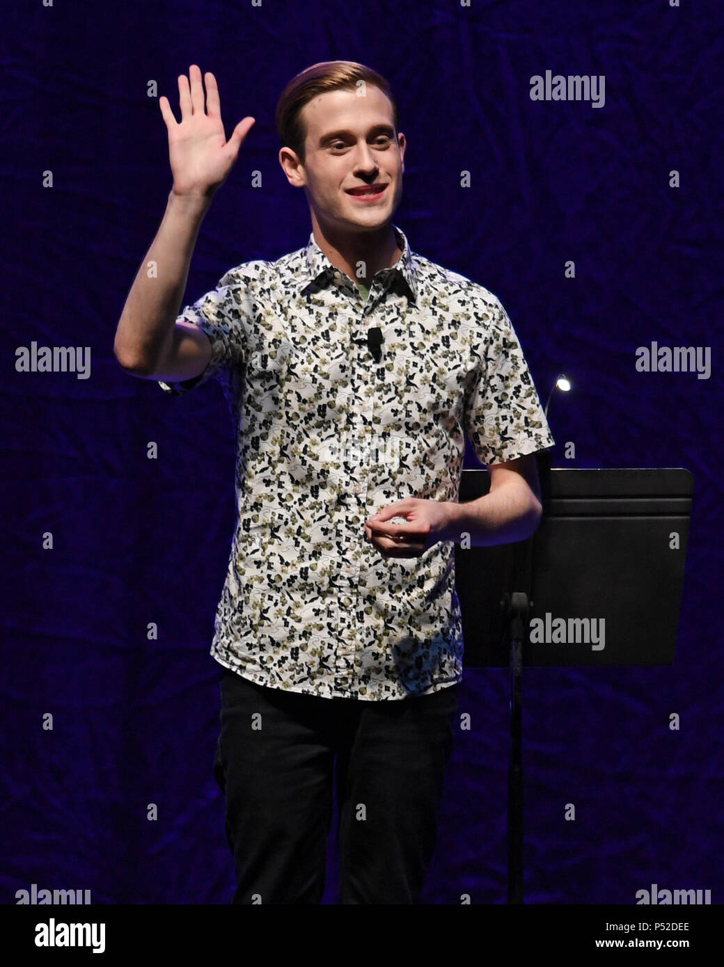 Hollywood medium tyler hi-res stock photography and images - Alamy