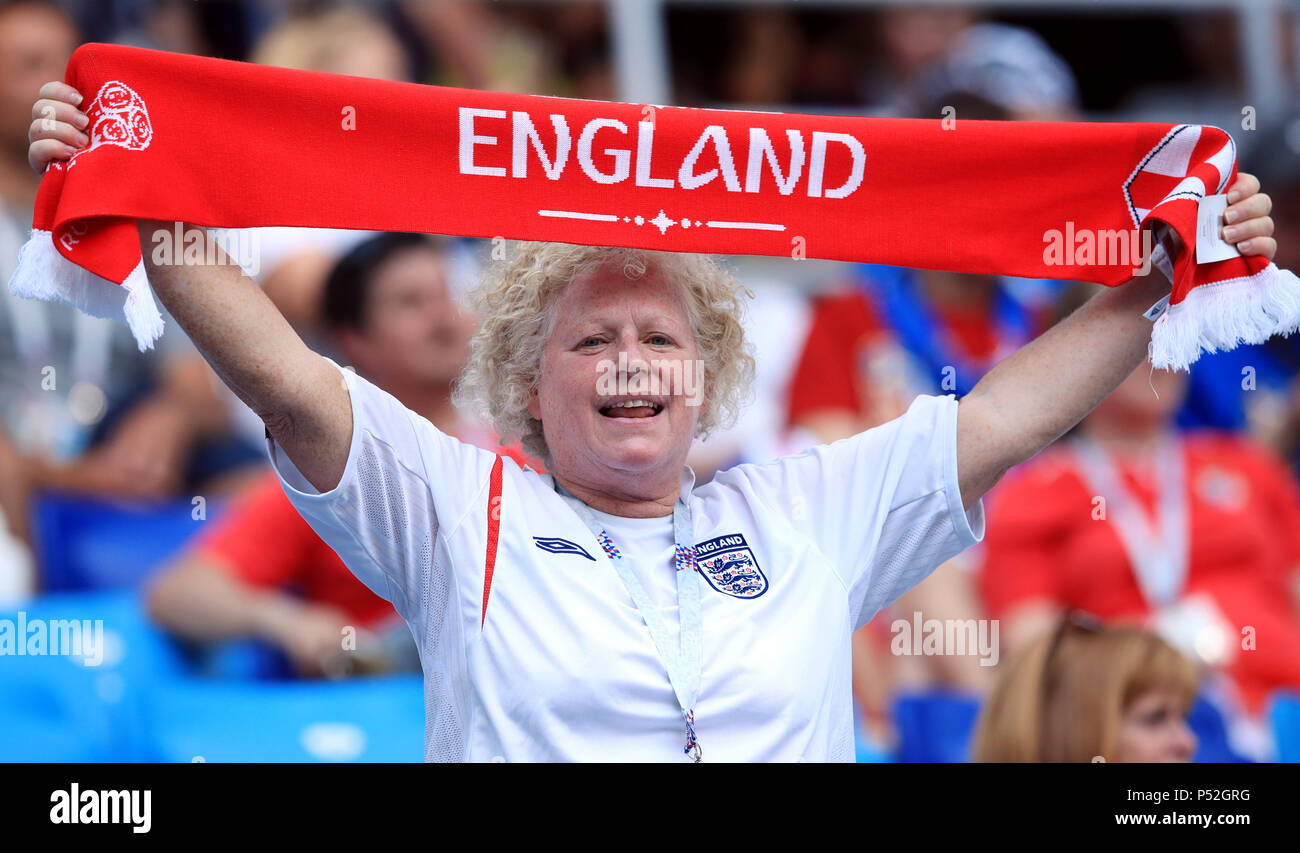 An england fan with scarf hi-res stock photography and images - Alamy