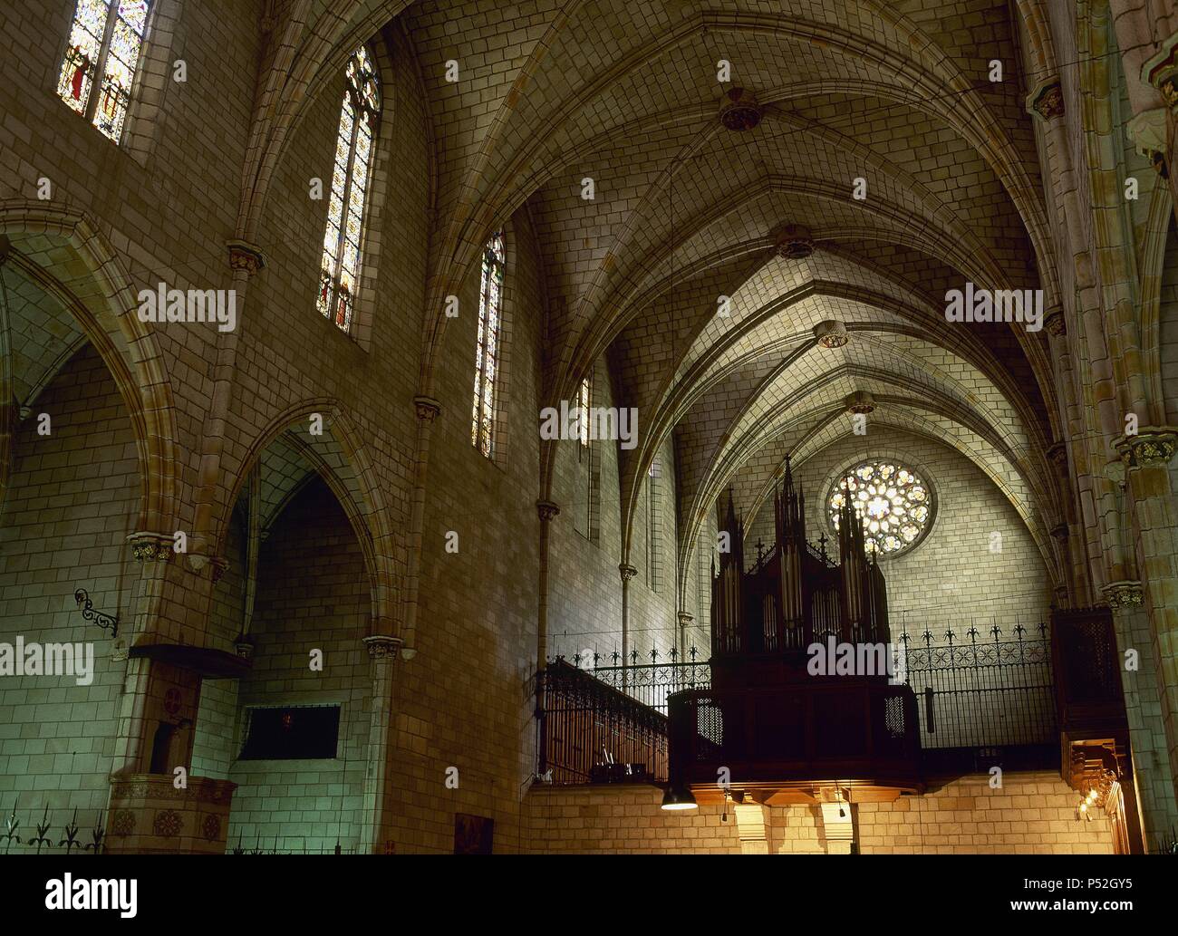 Gran iglesia gotica hi-res stock photography and images - Alamy