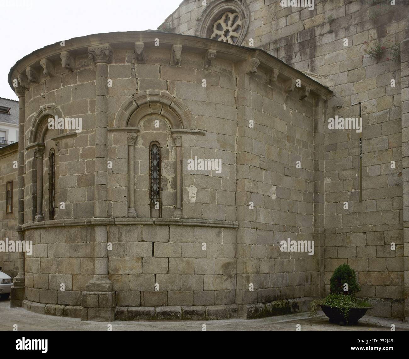 Iglesia parroquial del siglo xiii hi-res stock photography and images ...
