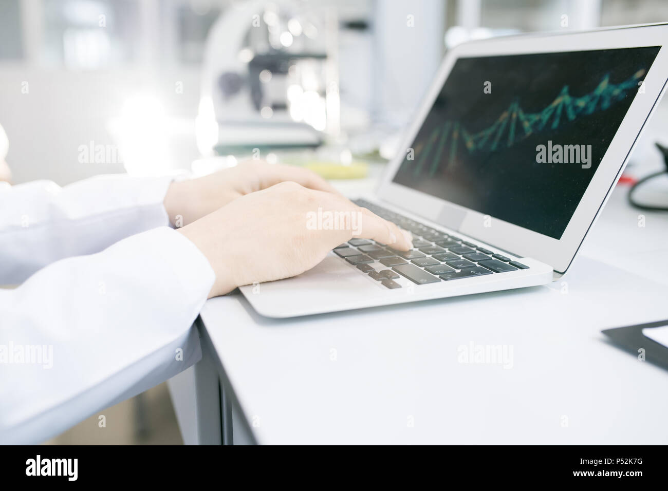 Dna model hi-res stock photography and images - Alamy