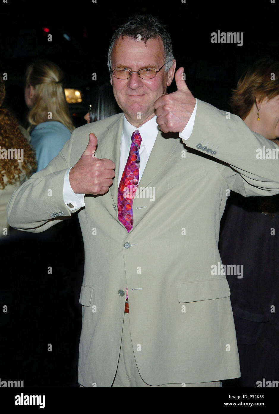 tom Wilkinson arriving at the Premiere of " Eternel Sunshine of the ...