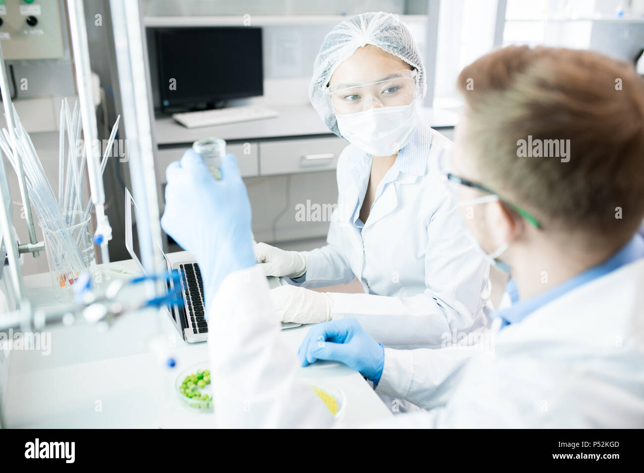 Food testing laboratory hi-res stock photography and images - Alamy