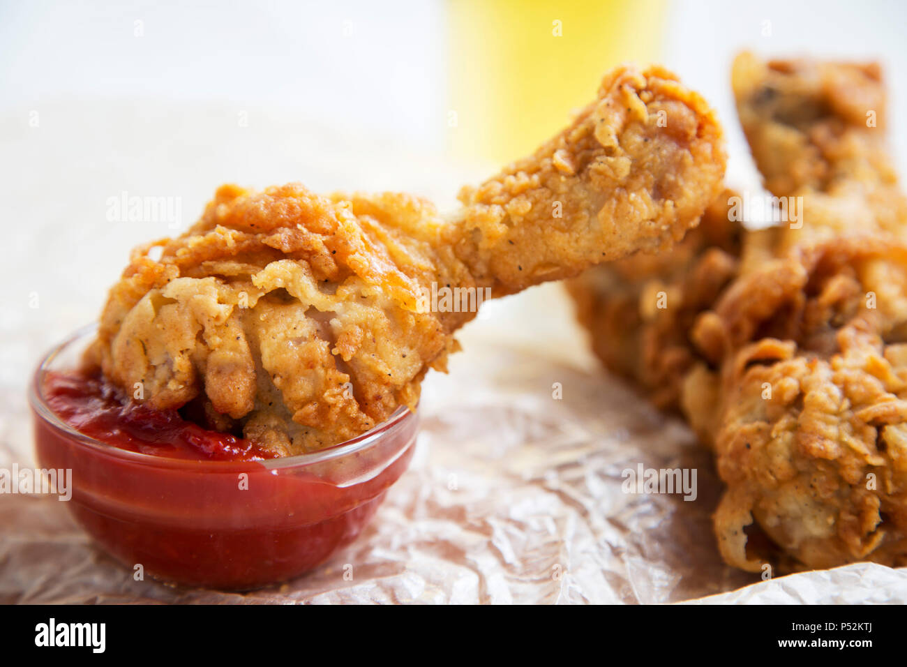 Messy chicken wing hi-res stock photography and images - Alamy