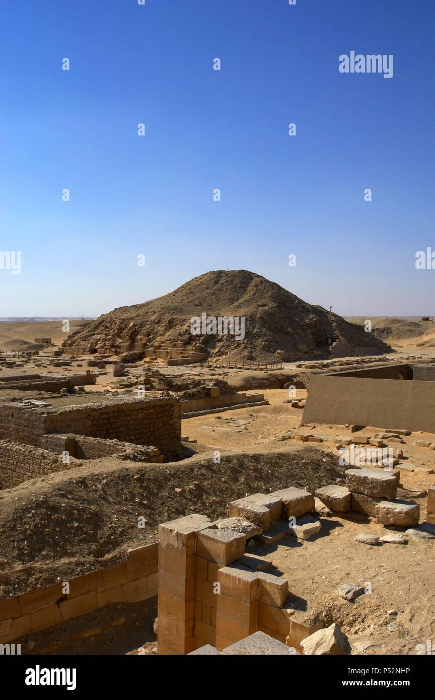 Piramide de zoser hi-res stock photography and images - Alamy