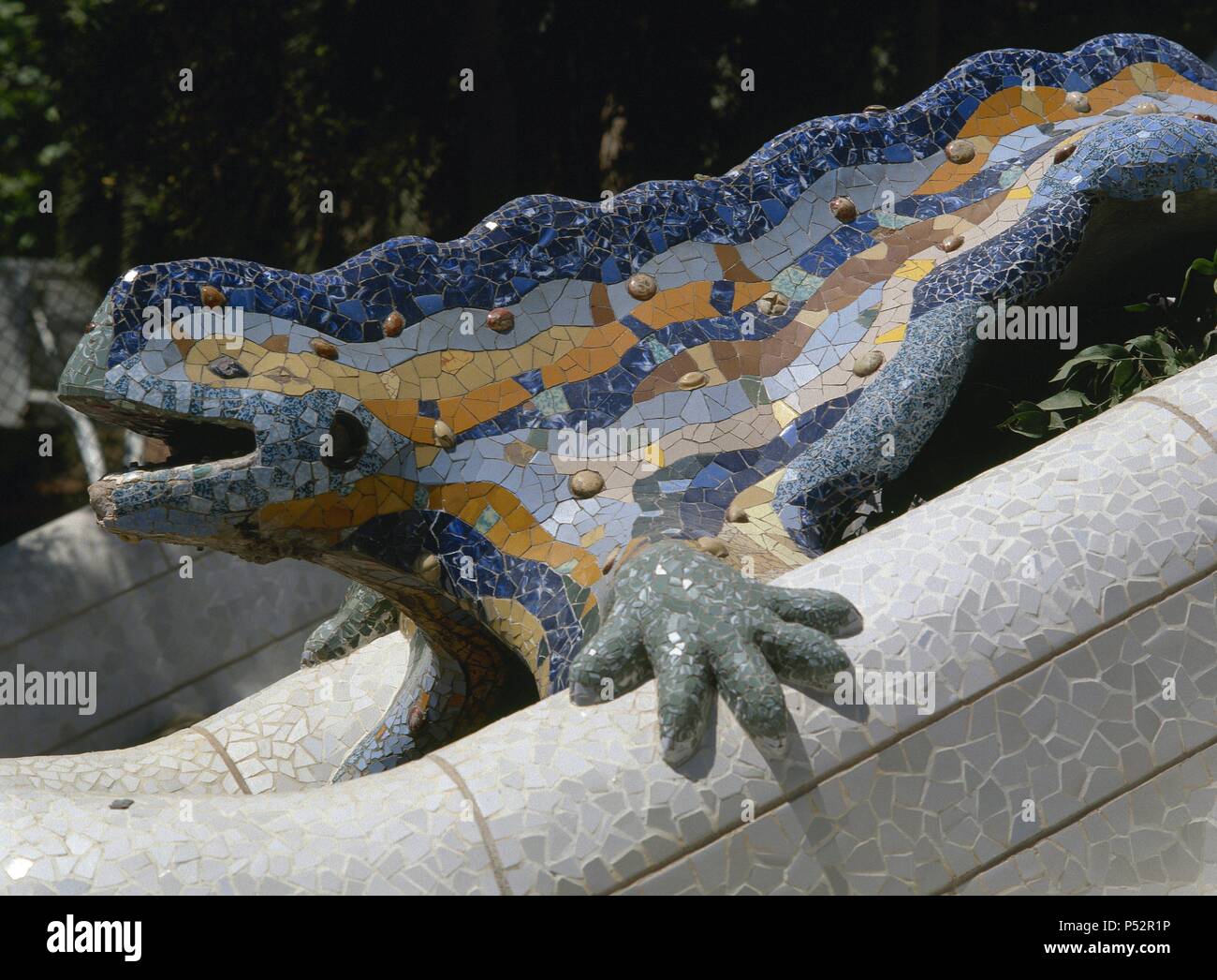 Park guell dragon statue antoni gaudi hi-res stock photography and ...