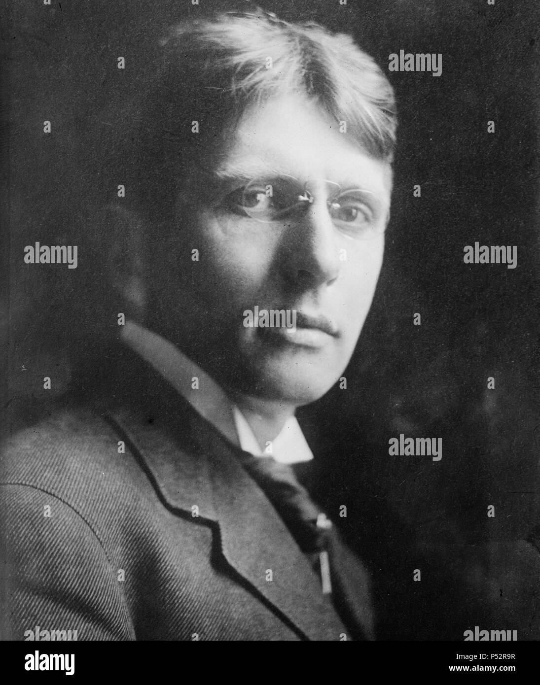 John Whitlock's Instagram, Twitter & Facebook on IDCrawl