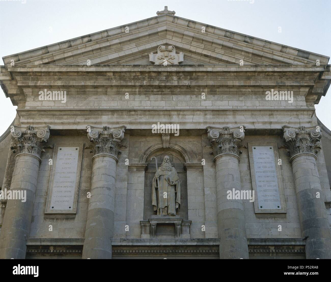 Frontispicio de la iglesia hi-res stock photography and images - Alamy