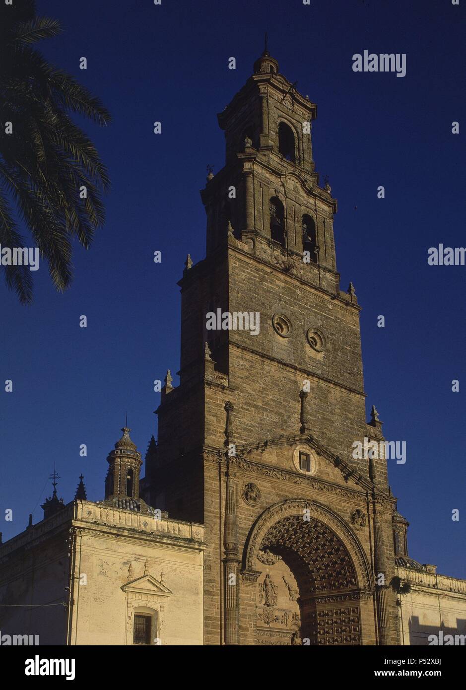 IGLESIA DE SANTA MARIA - FACHADA CON LA TORRE. Location: EXTERIOR ...