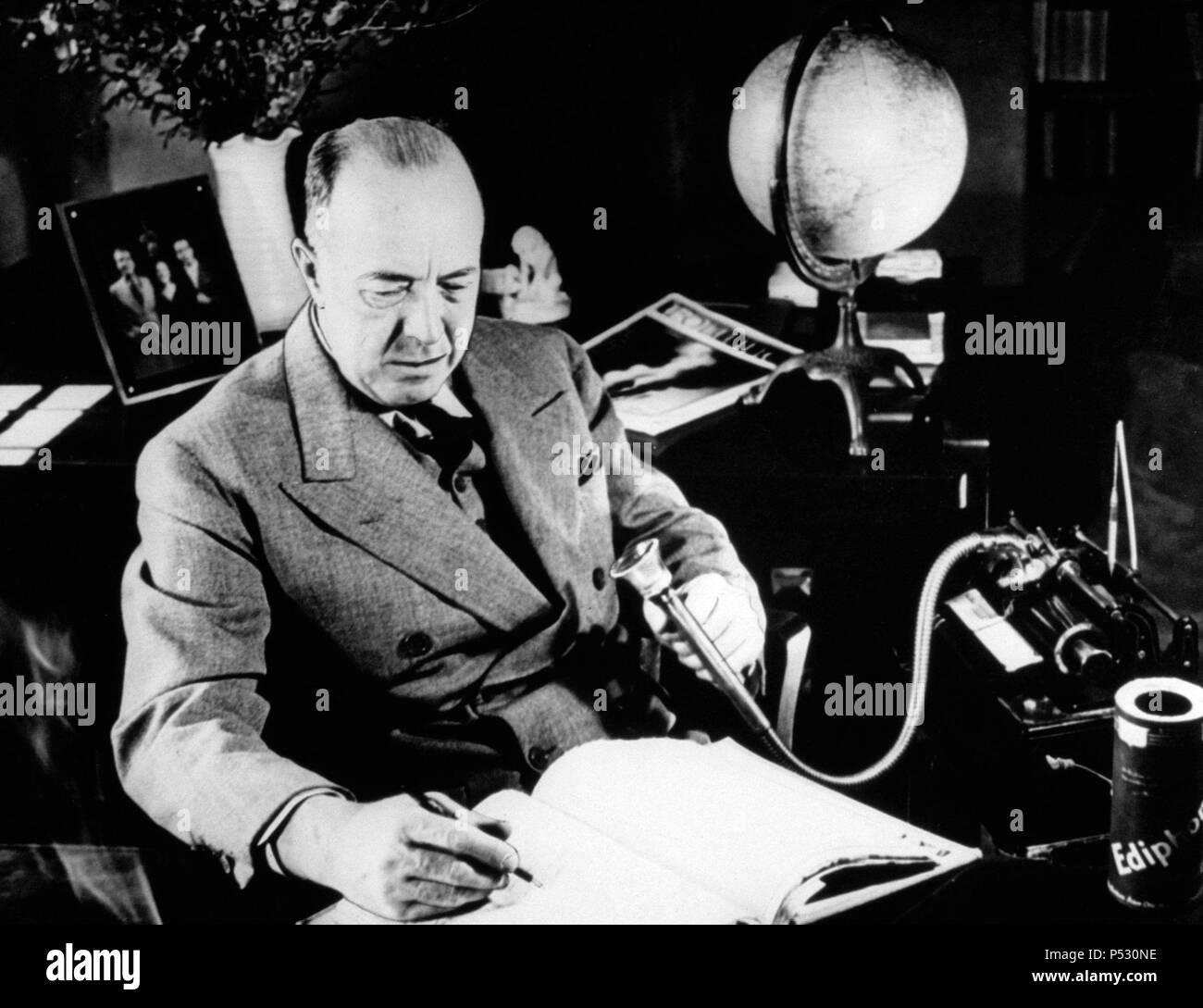 Edgar rice burroughs hi-res stock photography and images - Alamy