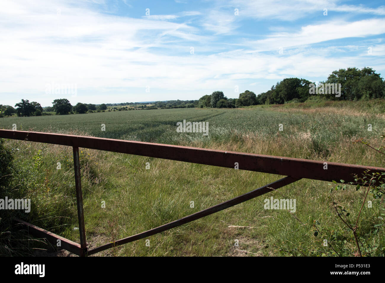 Gateway to a field hi-res stock photography and images - Alamy