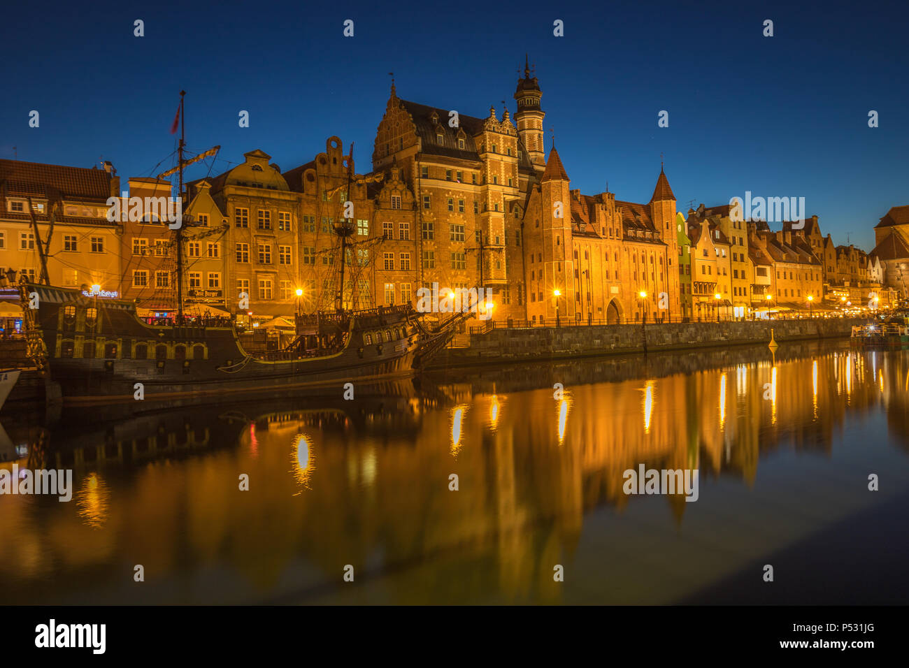 Gdansk reflection hi-res stock photography and images - Alamy