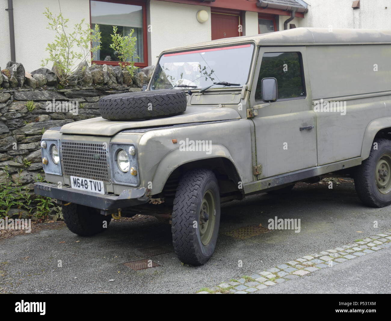 Landrover uk drive hi-res stock photography and images - Alamy