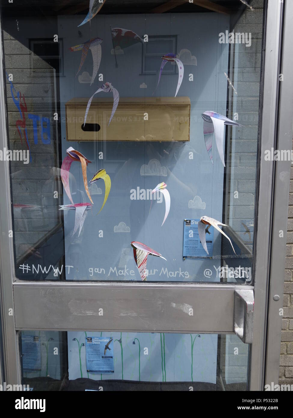 Toronto eaton centre birds hi-res stock photography and images - Alamy