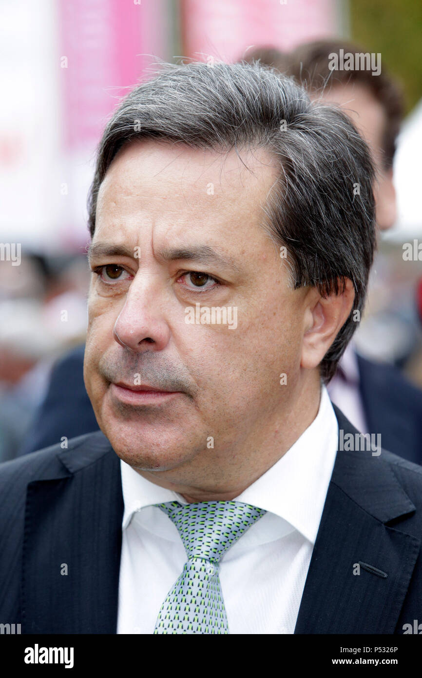 International vertical hi-res stock photography and images - Alamy