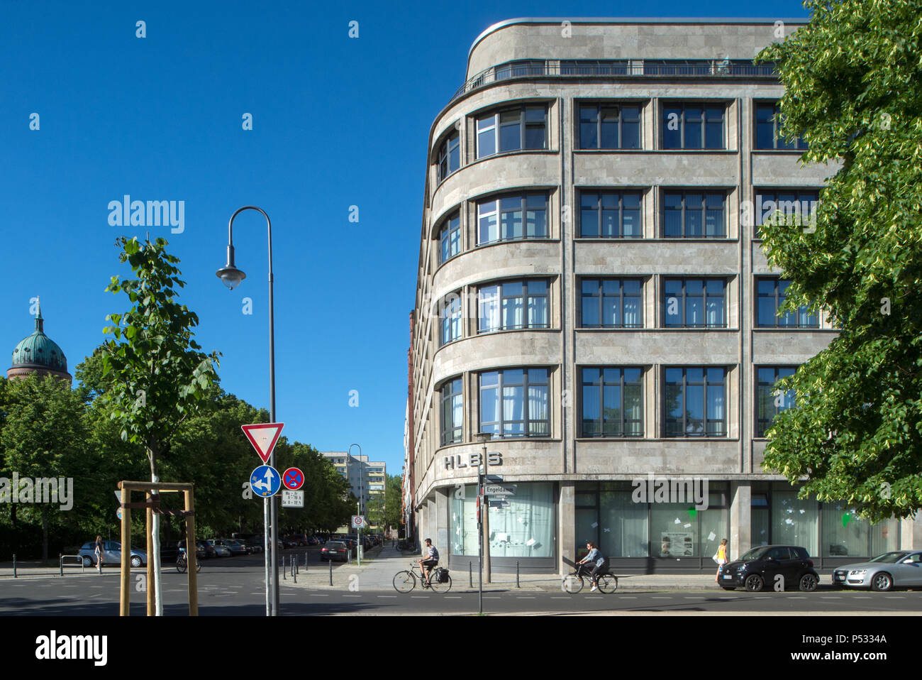 Max taut hi-res stock photography and images - Alamy